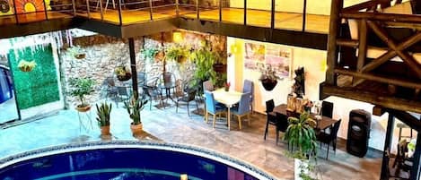 Piscina estreita