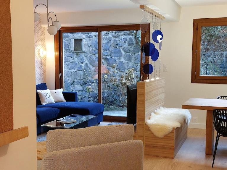 Chalet Traditionnel Des Années 70, Entièrement Rénové Pouvant Accueillir Au Maximum 15 Personnes - Saint-Lary-Soulan