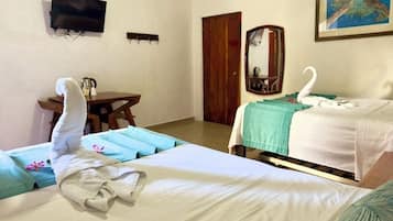 Quarto Superior, 2 camas de casal | Secretária, secretária adequada para computadores portáteis