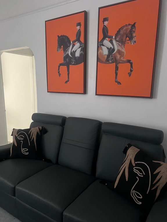 Quiet 3-bedroom House Near Anfield Offers 5 Beds, Ideal For Families Or Groups - Liverpool