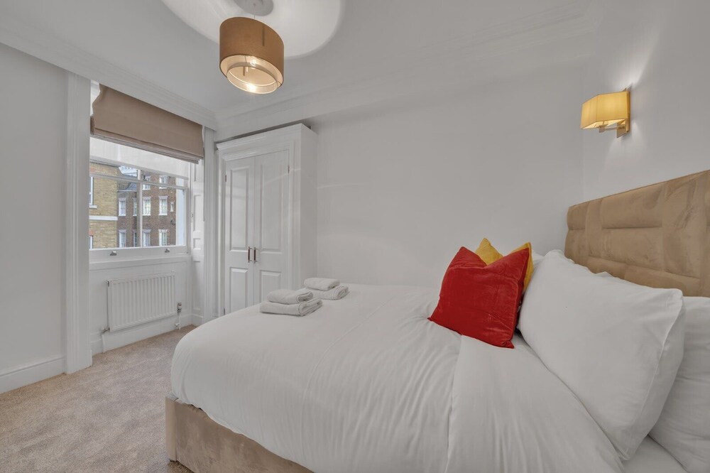 Superior Apartment next to Park Lane - London | Vrbo