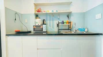 Geladeira, micro-ondas, fogão, cooktop