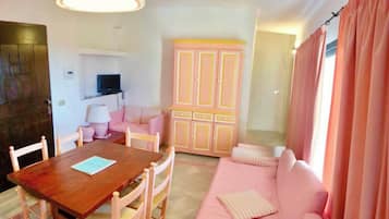 Apartamento, 2 quartos, fumadores, pátio | Sala