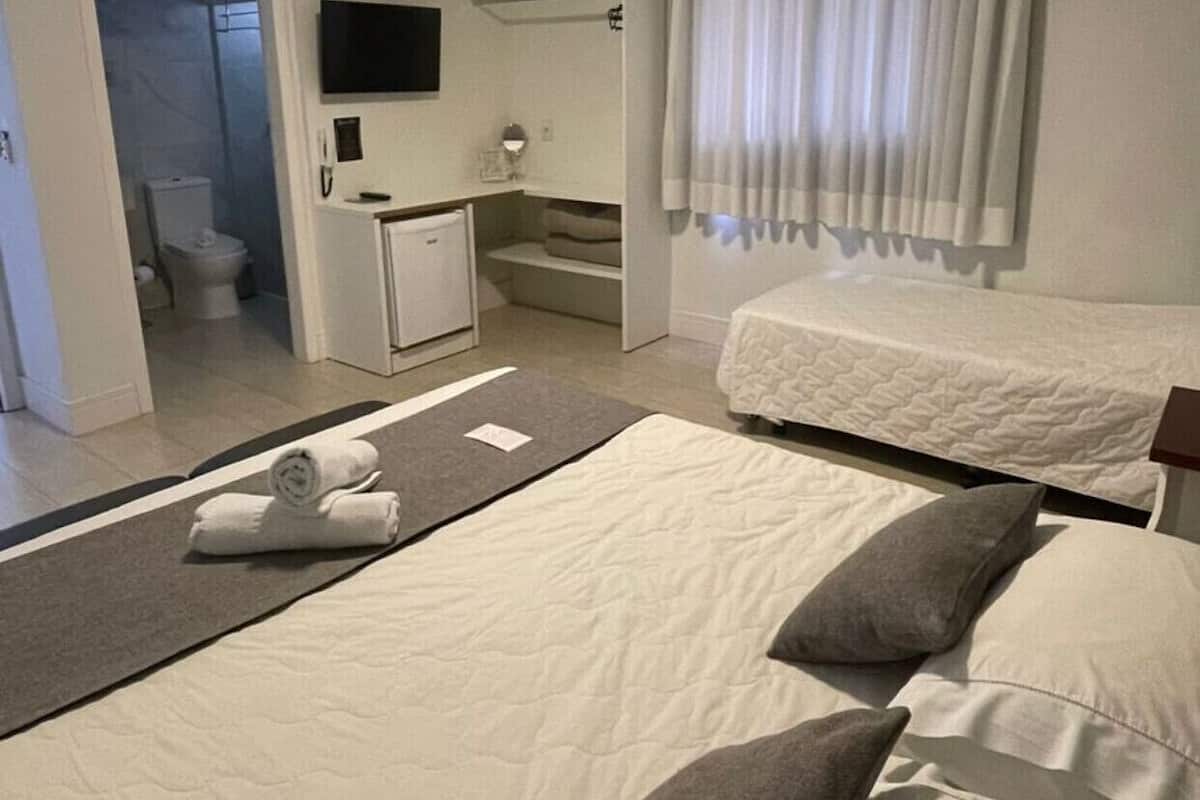 Quarto triplo | Quartos à prova de som, Wi-Fi de cortesia