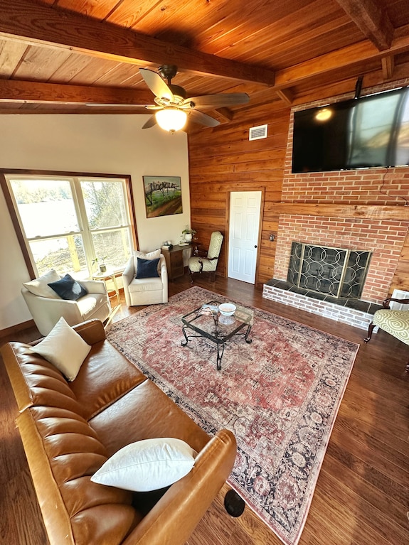 Cozy 2-bedroom River Front Cabin In Columbus, Ms - Mississippi