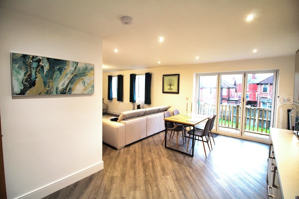 2 Bed, Sleeps 4, Pet Friendly, Free Parking - Rotherham
