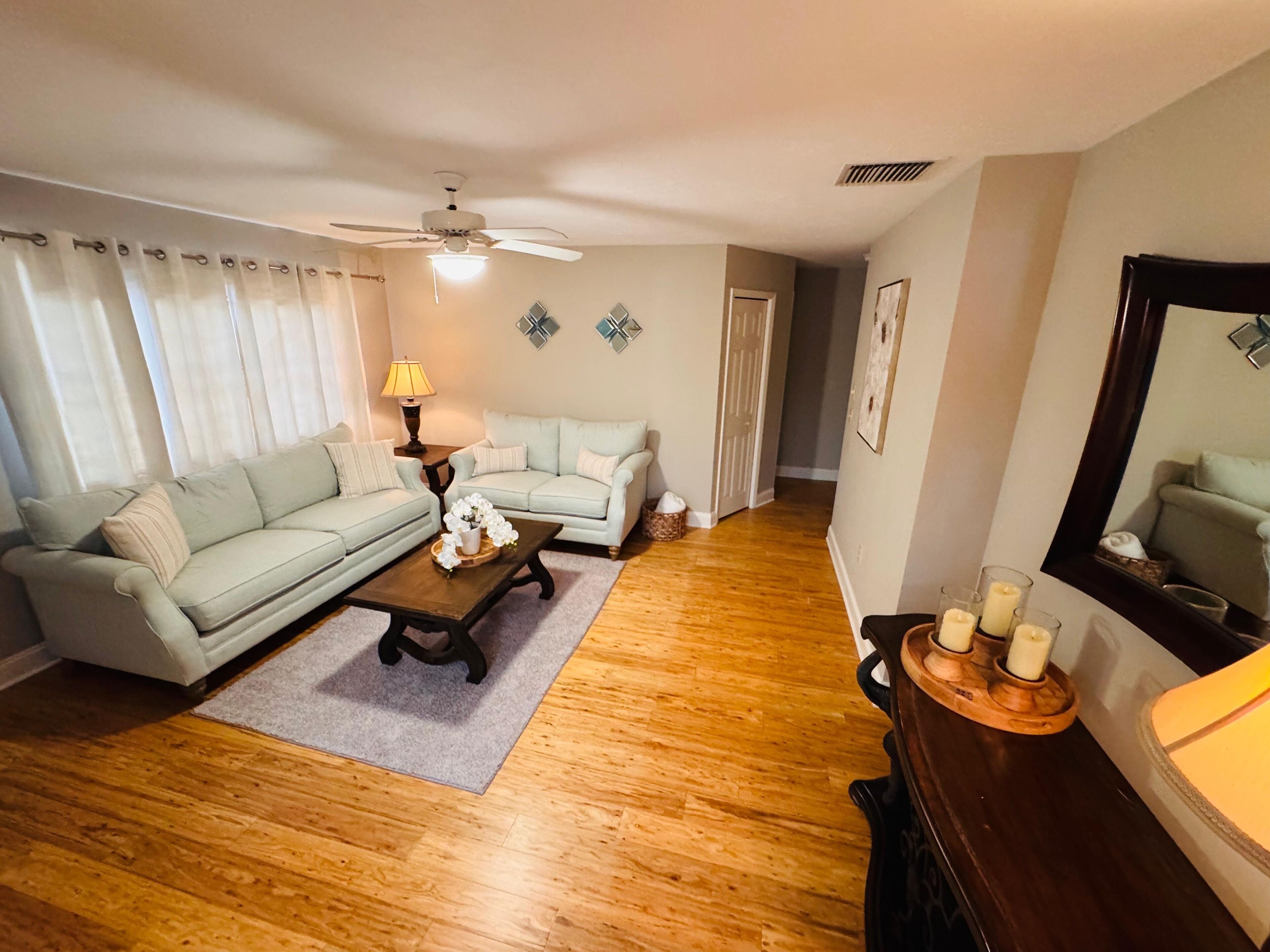 Spacious Family Friendly Home Across From Lake Jackson, Near Downtown Sebring. - Bonnet Lake, FL