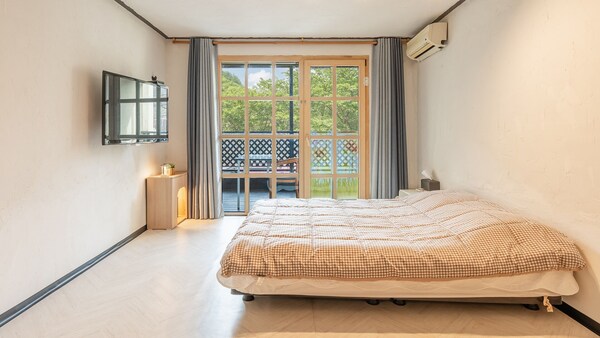 Gangchon Afternoon Pool Villa Pension - Chuncheon-si