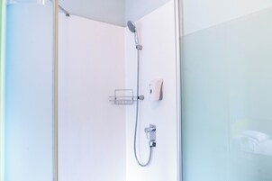 Produtos de toalete grátis, secador de cabelo (mediante solicitação)