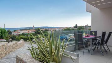 Estúdio (Studio Apartment with Terrace) | Terraço/pátio interior