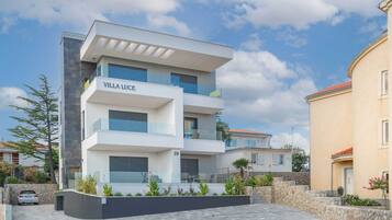 Estúdio (Studio Apartment with Terrace) | Exterior