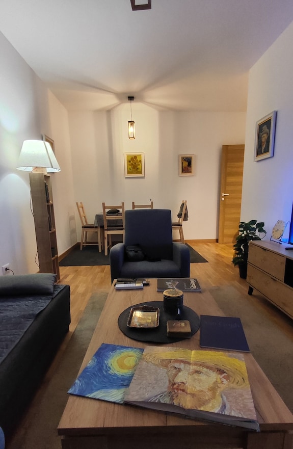 Cozy Apartment In Tranquil Podgorica With Wifi, Ac - Podgorica