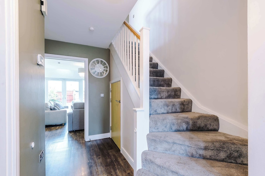 Large Etihad & Co-op Live Townhouse | Free Parking - Manchester