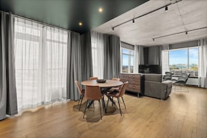 Suite-Estúdio Familiar, vista para o oceano | Cortinas/cortinados opacos, quartos insonorizados