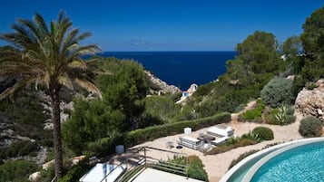Villa | Exterior