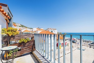 Quarto Duplo ou Twin Panorâmico, vista para a praia | Terraço/pátio interior