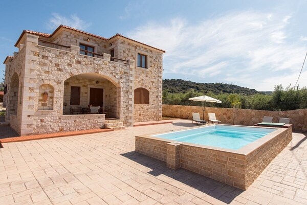 Ydria Villa A With Pool - Hersonissos