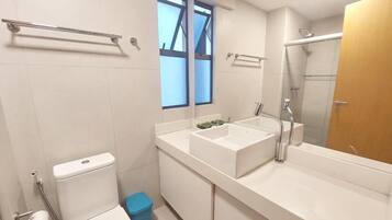 Apartamento Premier | Casa de banho | Toalhas fornecidas