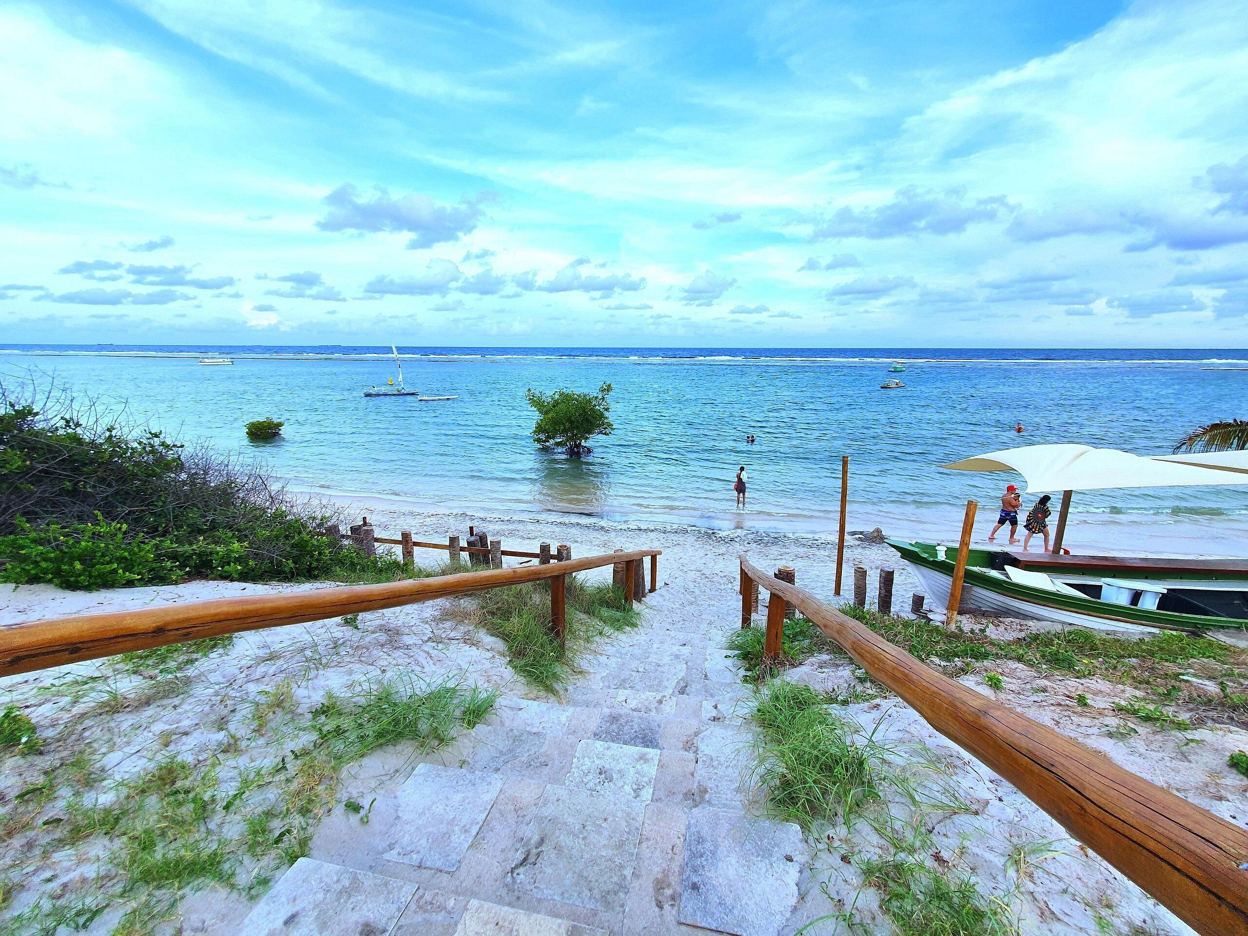 Na praia, praia de areia branca 