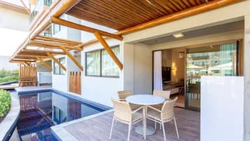 Apartamento superluxo | Opções para refeição ao ar livre