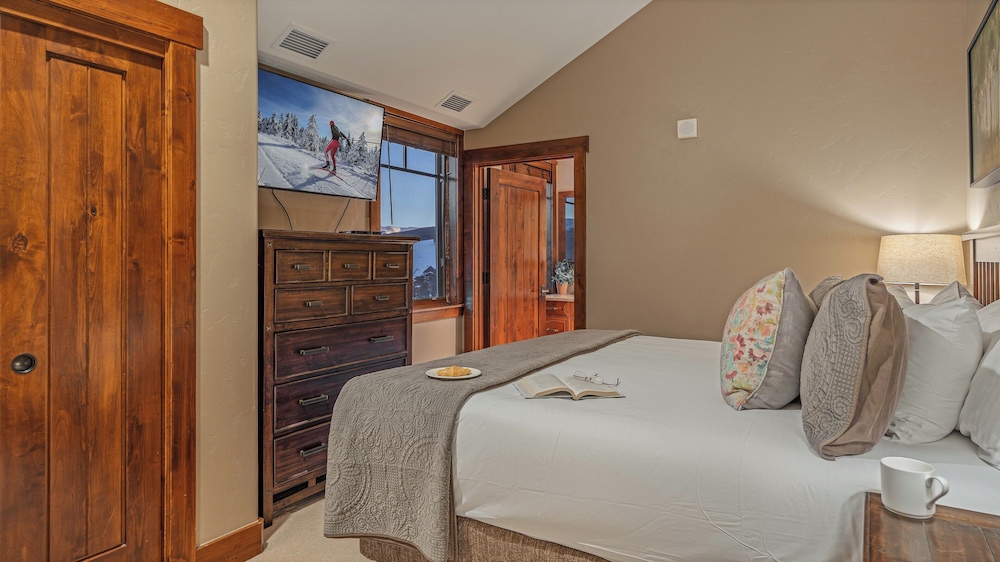 Ski-in/Ski-Out Penthouse | Crystal Peak Lodge #7504 - Breckenridge | Vrbo