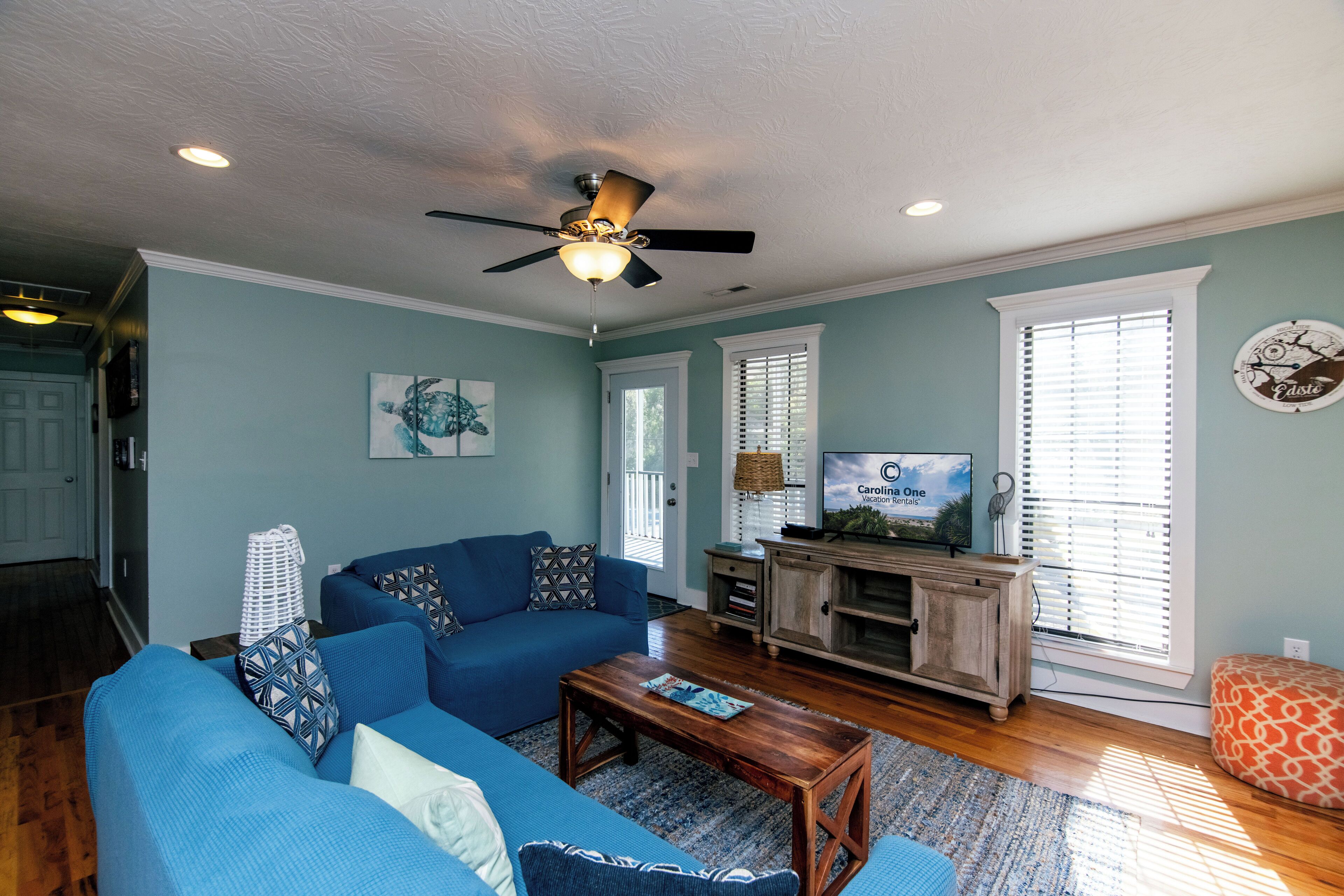 Turtle Time-adorable Beach Walk Home W/ Multiple Porches & Free Wifi; Dogs Welcome - Edisto Island, SC