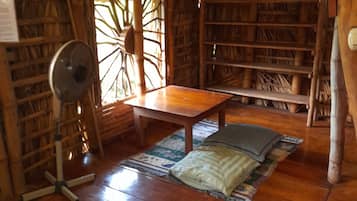 Casa na Árvore | Secretária, Wi-fi grátis