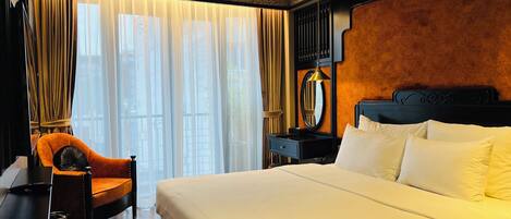 Suite, Vista para a cidade | Cofre no quarto, cortinas/cortinados opacos, quartos insonorizados