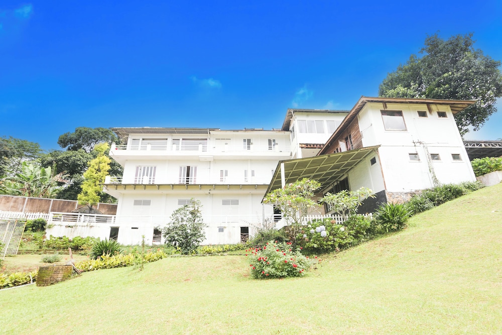 Collection O Villa Bunga Bunga Near Gunung Mas Agrotourism - Cisarua