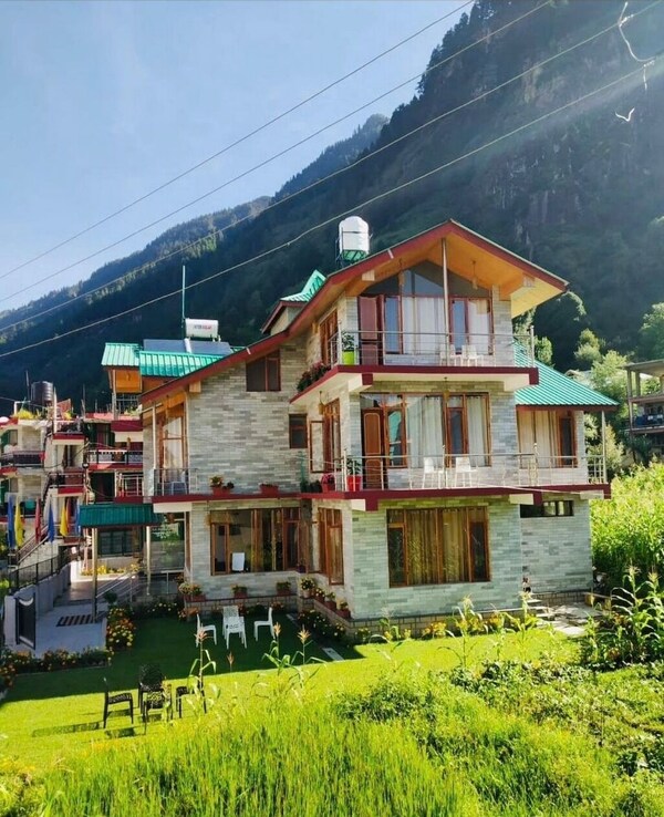 Himachal Heights Manali - 마날리