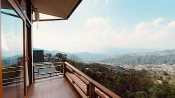 Quarto Familiar, lanai (alpendre havaiano), vista para a montanha | Terraço/pátio interior