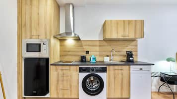 Estúdio Standard | Cozinha privada | Minifrigorífico, um micro-ondas, uma placa de cozinha