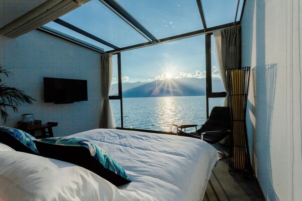 Dali Erhai Shiguang Haijing Kezhan - Dali