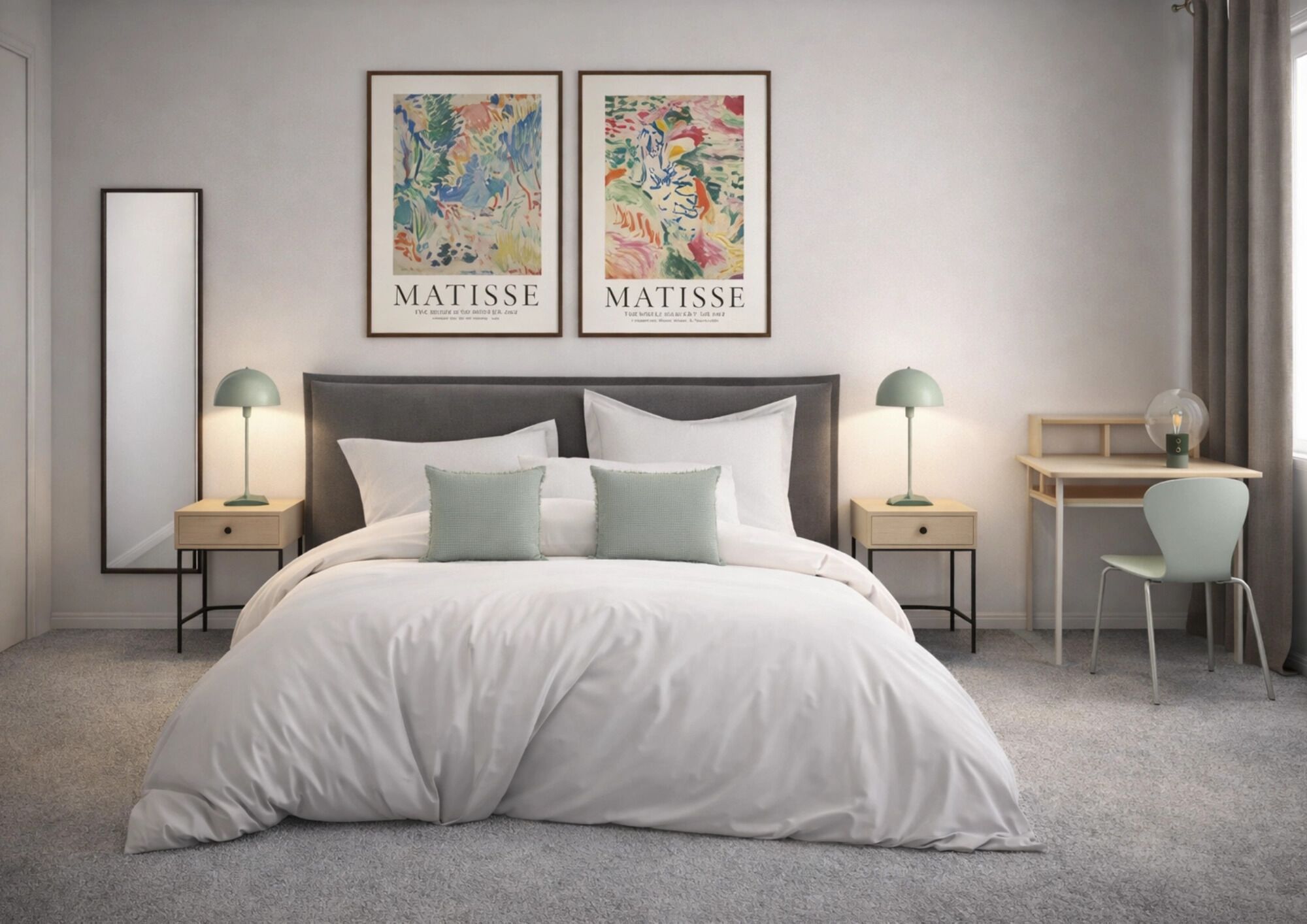 Edredons de pluma, escrivaninha, espaço de trabalho para notebook