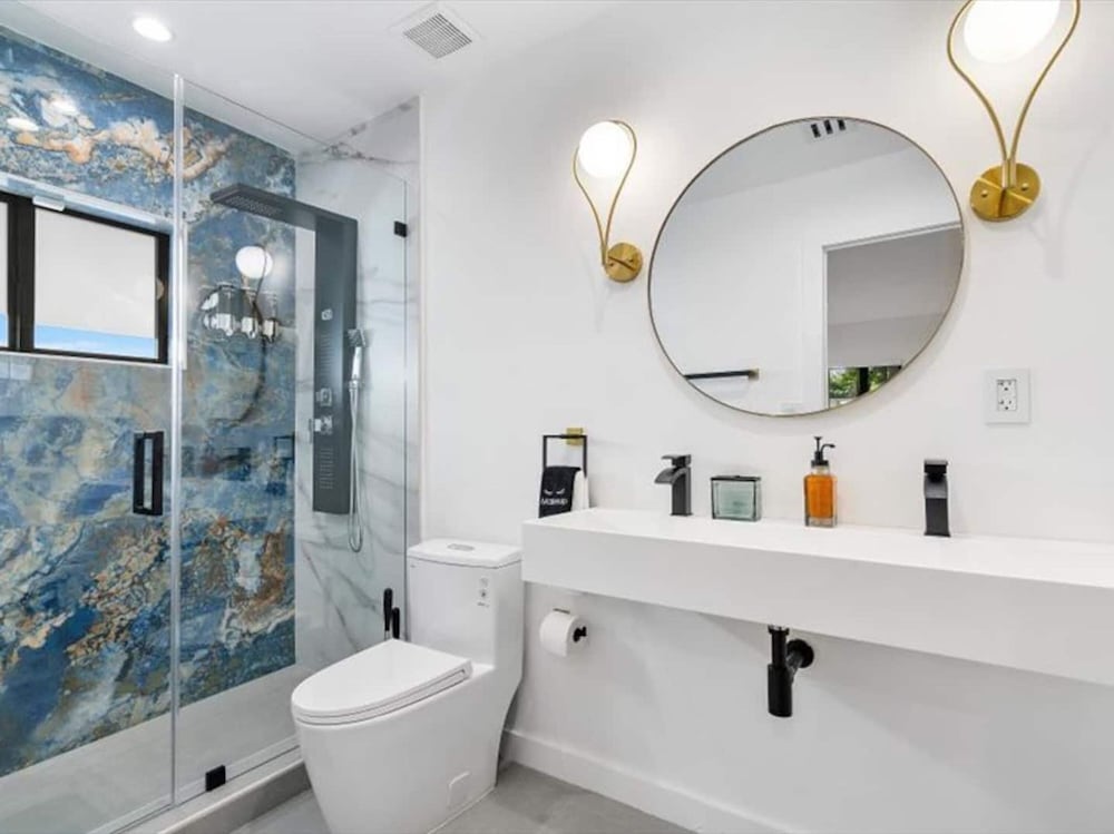 Sleek Modern Miami Getaway With Pool Oasis - Hialeah, FL
