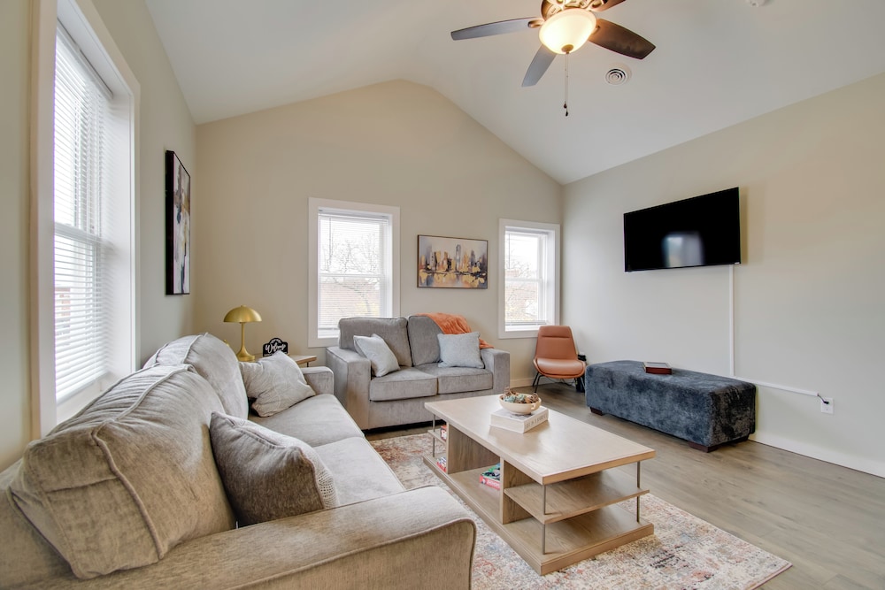 < 1 Mi To Lake Ontario: Oswego Group Retreat - Oswego, NY