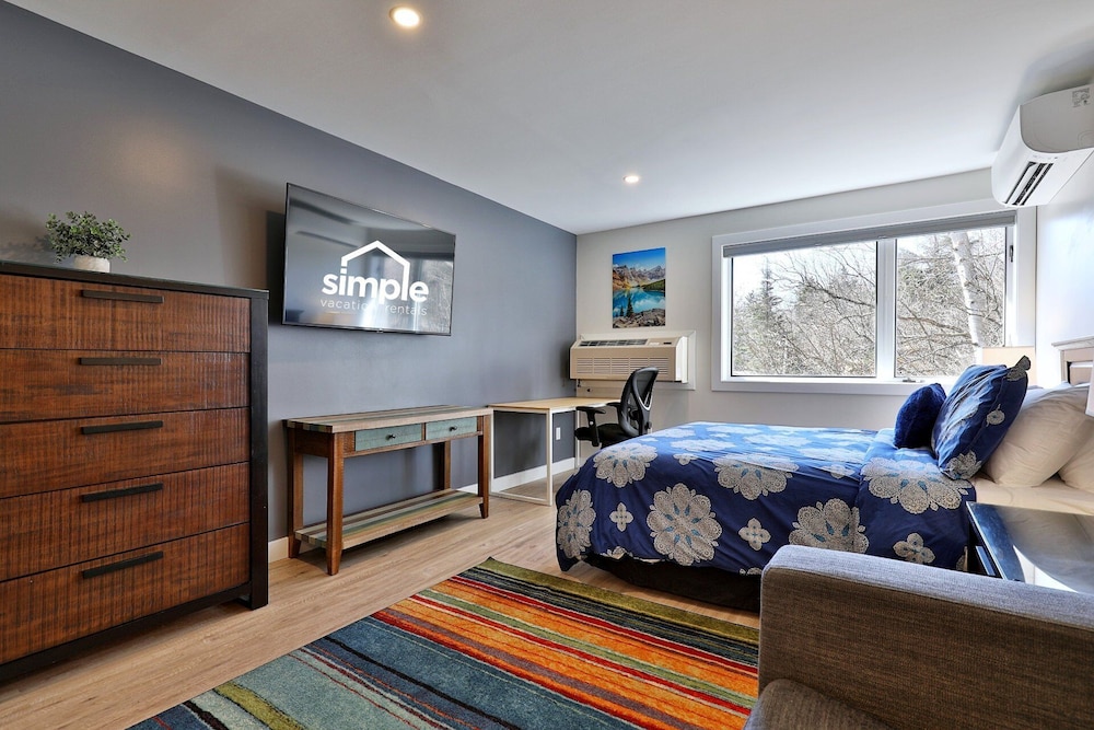 Swirl Suite Annex: Studio w/ Kitchenette and Workspace. Discounted Ski ...