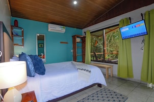 Suite-Estúdio Deluxe, vista para o jardim | Wi-fi grátis, roupa de cama fornecida 