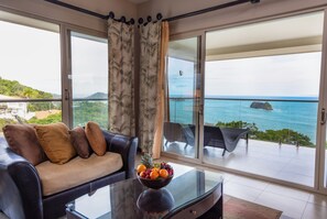 Suite de Luxo, varanda, vista para o mar | 1 quarto, roupa de alta qualidade, minibar, cofre no quarto 