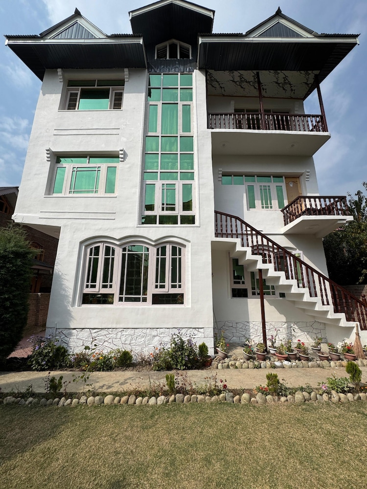 Shesh Bagh Boutique Homestay - Srinagar