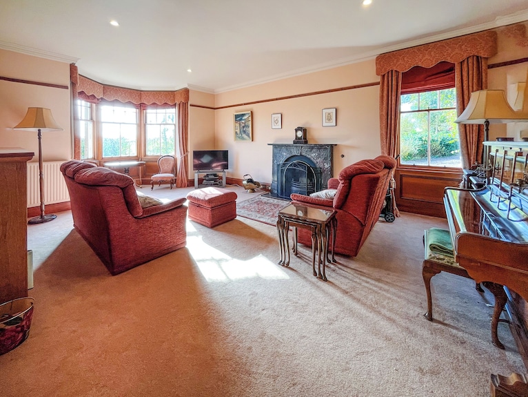 5 Bedroom Accommodation In Kirkdale - Dumfries