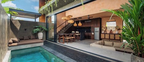 Piscina externa, barracas de cortesia