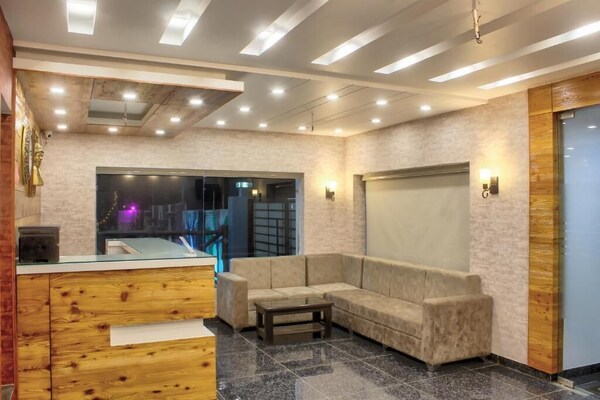 Hotel Hill View - Dehradun