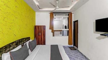 Quarto Clássico com Cama de Casal, Vista para a cidade | Secretária, Wi-fi grátis, roupa de cama fornecida