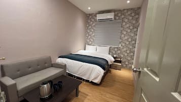 Quarto casal standard | Quartos à prova de som, Wi-Fi de cortesia, roupa de cama