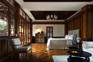 Suite de Luxo, casa de banho privativa, vista para o lago | 1 quarto, Wi-fi grátis 
