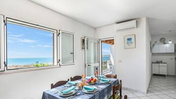 Apartamento Familiar, 2 quartos, varanda (Porto Relax Apartment 2 With Sea View) | Restaurantes