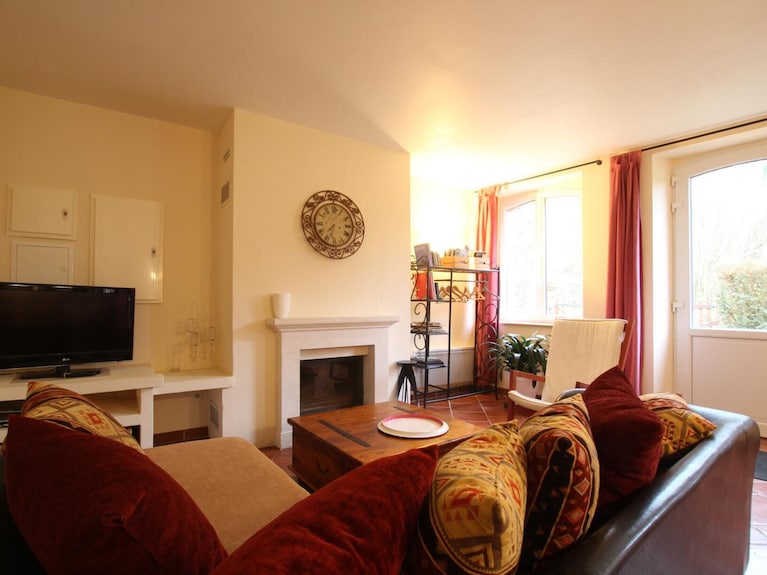 Encantadora Casa Histórica Con Jardín Cerrado En Moon-sur-elle - Normandía