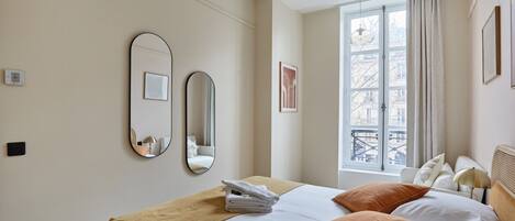 Apartamento | 2 quartos, secretária adequada para computadores portáteis