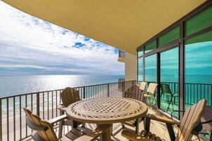 Condo com design assinado, 3 quartos, para não fumantes | Sacada